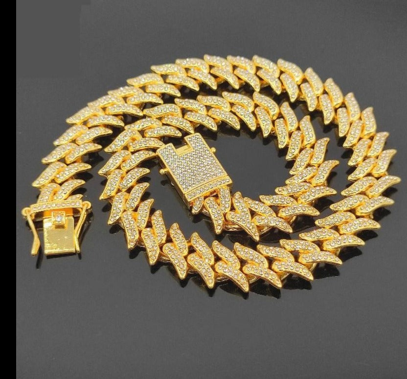 Cuban Link Spiky Thorn Dog Chain – VVS Jewelry
